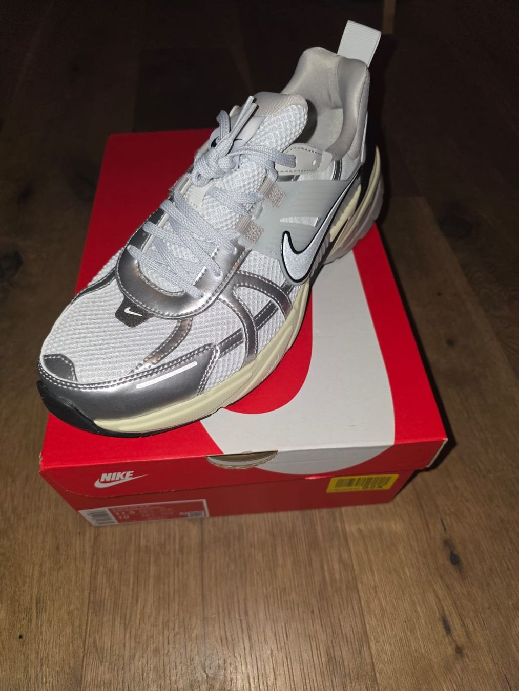 Nike -V2K RUN - Baskets basses - blanc - Taille 44 (Neuf avec emballage ...