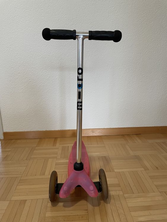 Micro Scooter pink (Kinder) (Gebraucht) in Tobel für CHF 19 – nur Abholung auf Ricardo kaufen