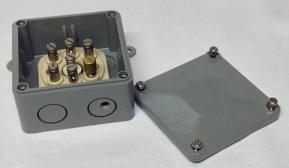 Woertz Strom Abzweigedose Verteilerdose Verteilerbos Aufputz (Gebraucht ...