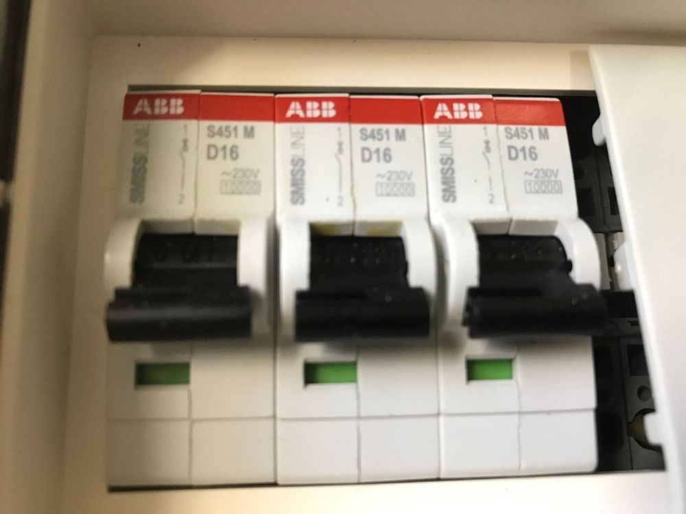 Abgangskasten,63A, leer, 3L+N+PE, 8 Teilungeinheiten (Gebraucht) in ...