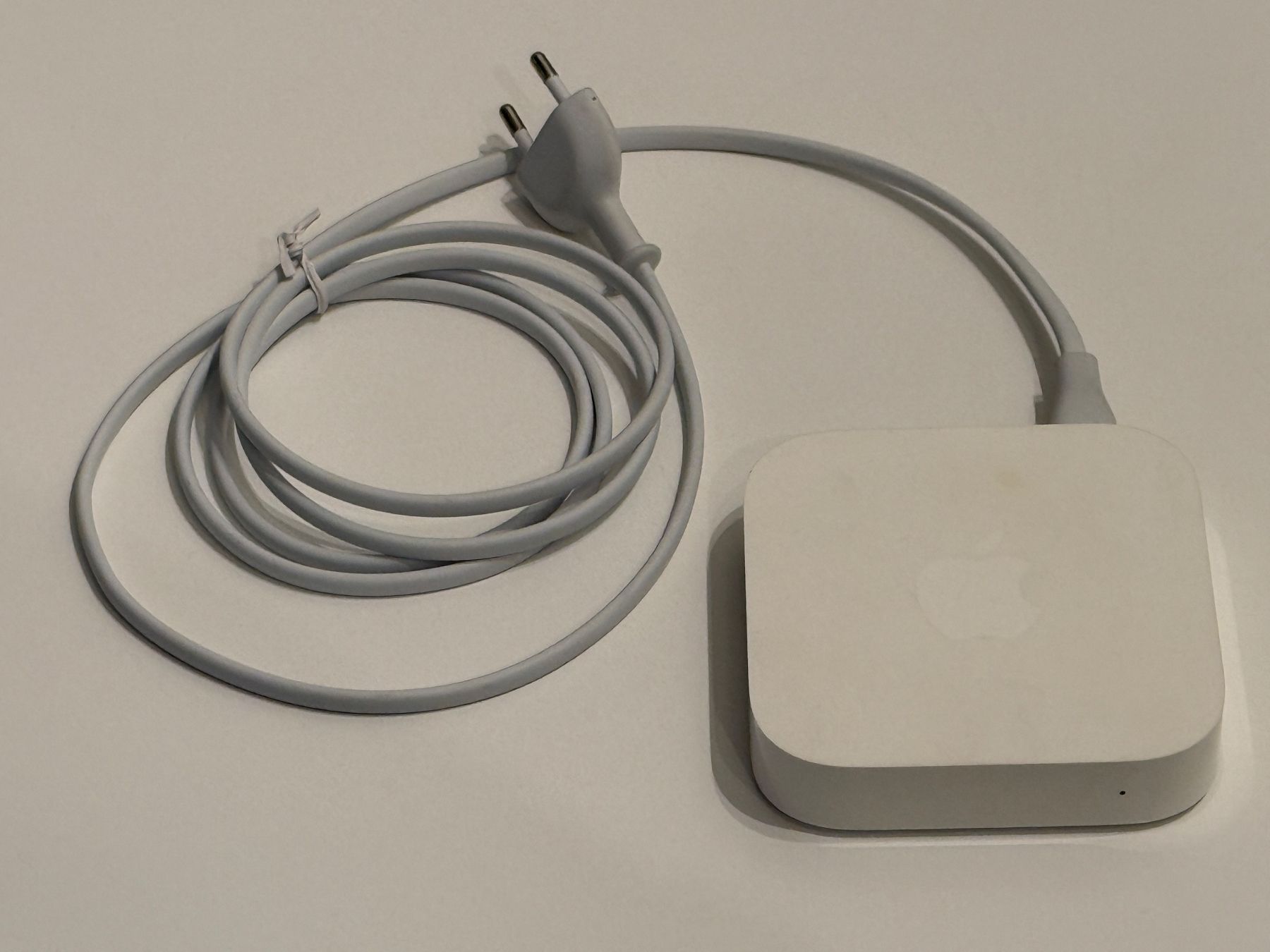 Apple AirPort Express 802.11n Wi-Fi 2nd Gen. (A1392) (Gebraucht) in ...