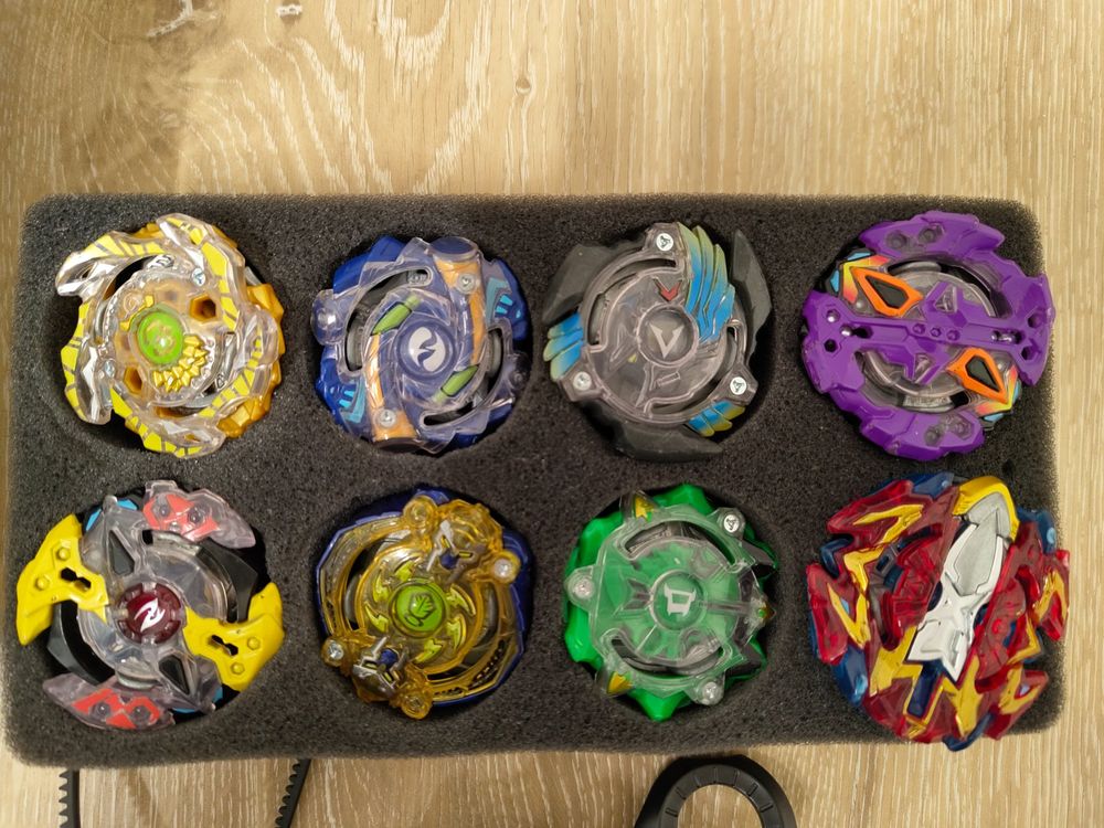 Beyblade Set mit 12 Beyblades (Gebraucht) in Rupperswil für CHF 21 ...