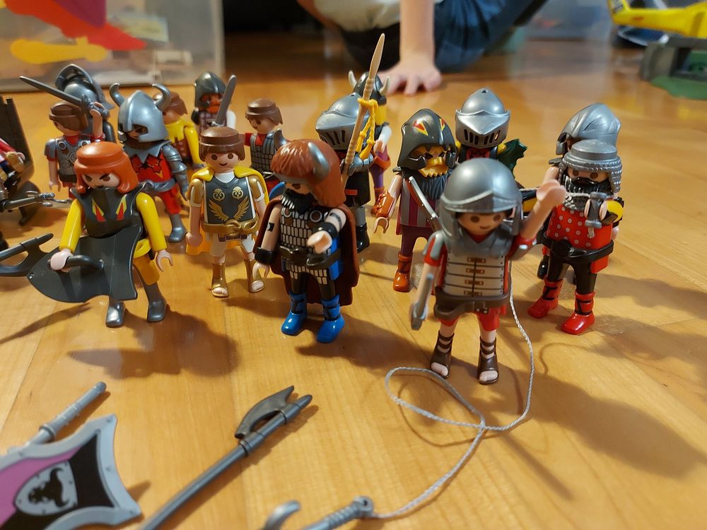 Diverse Playmobil Ritter und Kanonen mit Gefängnis (Gebraucht) in Brüttisellen für CHF 15 – mit ...