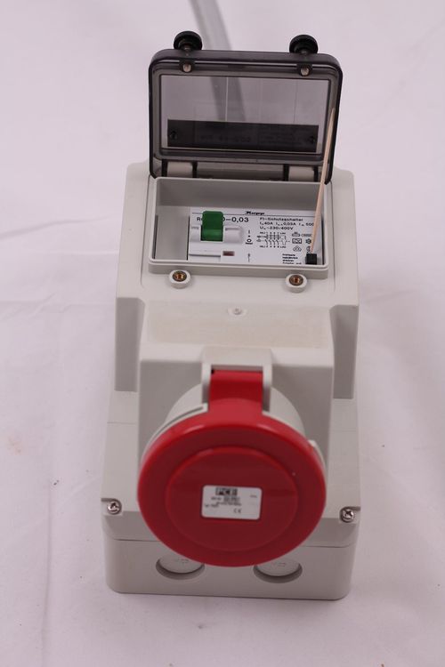 CEE32-Steckdose mit FI (Gebraucht) in für CHF 65 – mit Lieferung auf ...