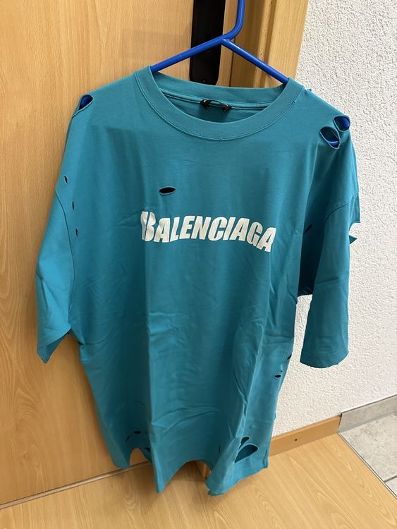 Balenciaga ripped t-shirt - Authentic (Gebraucht) in Gletterens für CHF ...