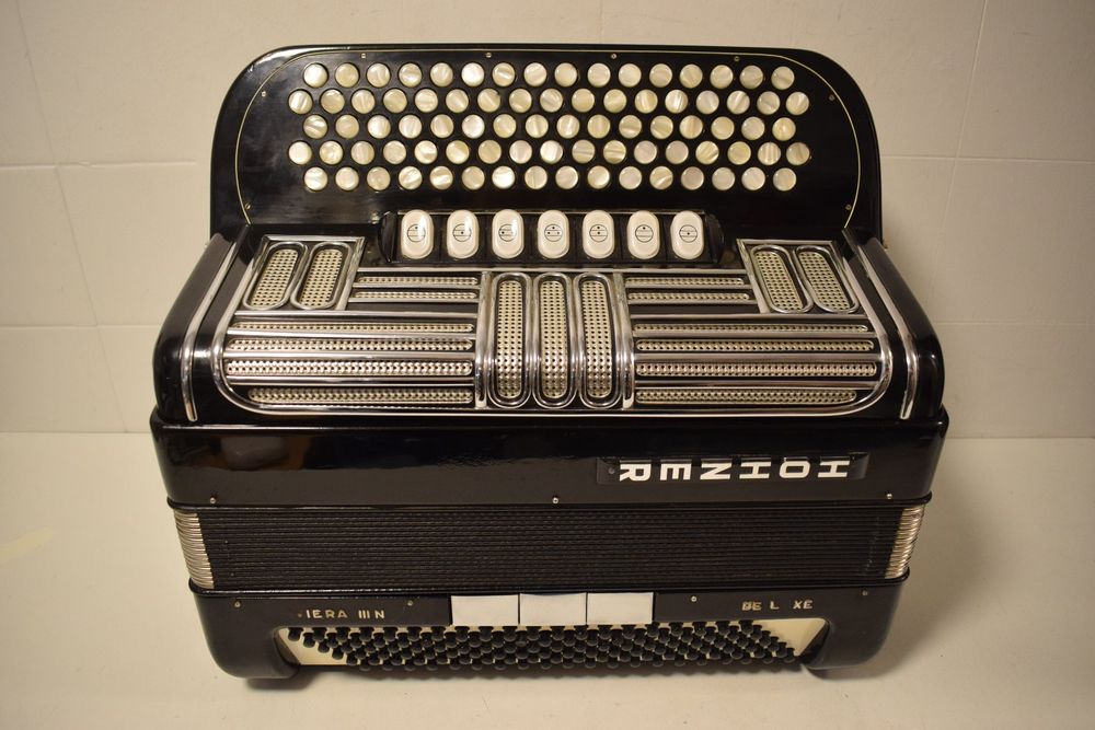 Akkordeon chromatisch Hohner Riviera III N De Luxe | Kaufen auf Ricardo