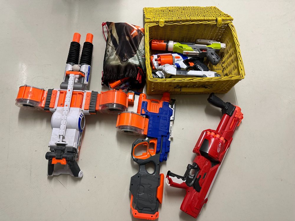 Diverse Nerf Guns mit Zubehör | Kaufen auf Ricardo