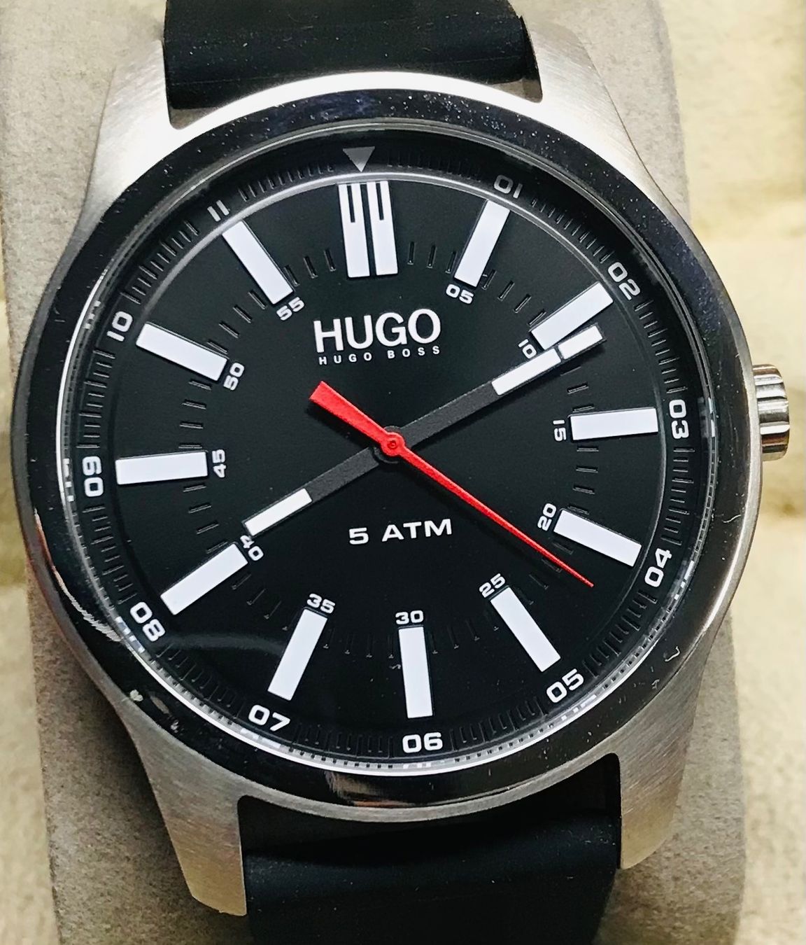 HUGO BOSS Herrenuhr 46 mm ( Neupreis : 295 CHF ) (Neu (gemäss ...