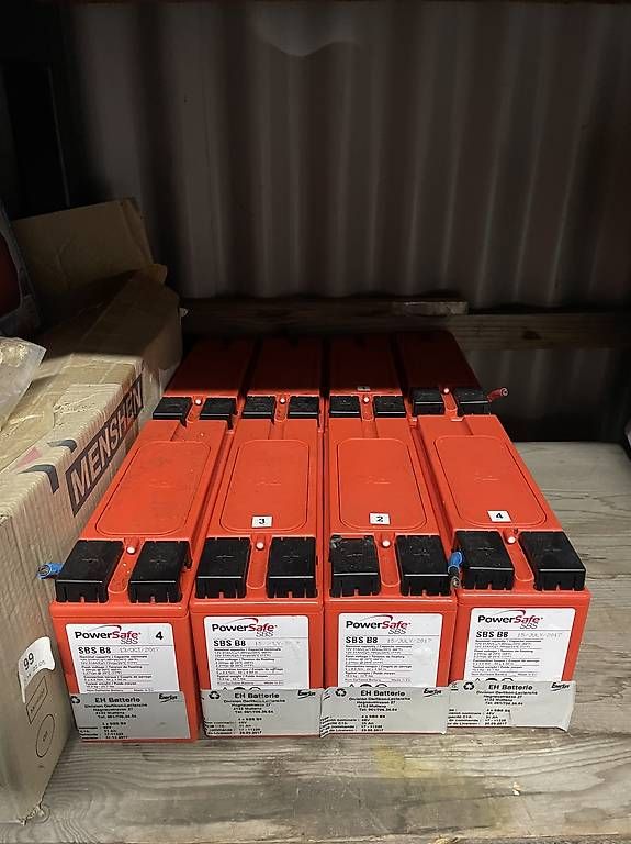 8x EnerSys PowerSafe SBS-B8 VRLA Battery 12.0v 31.0Ah (D'occasion) à ...