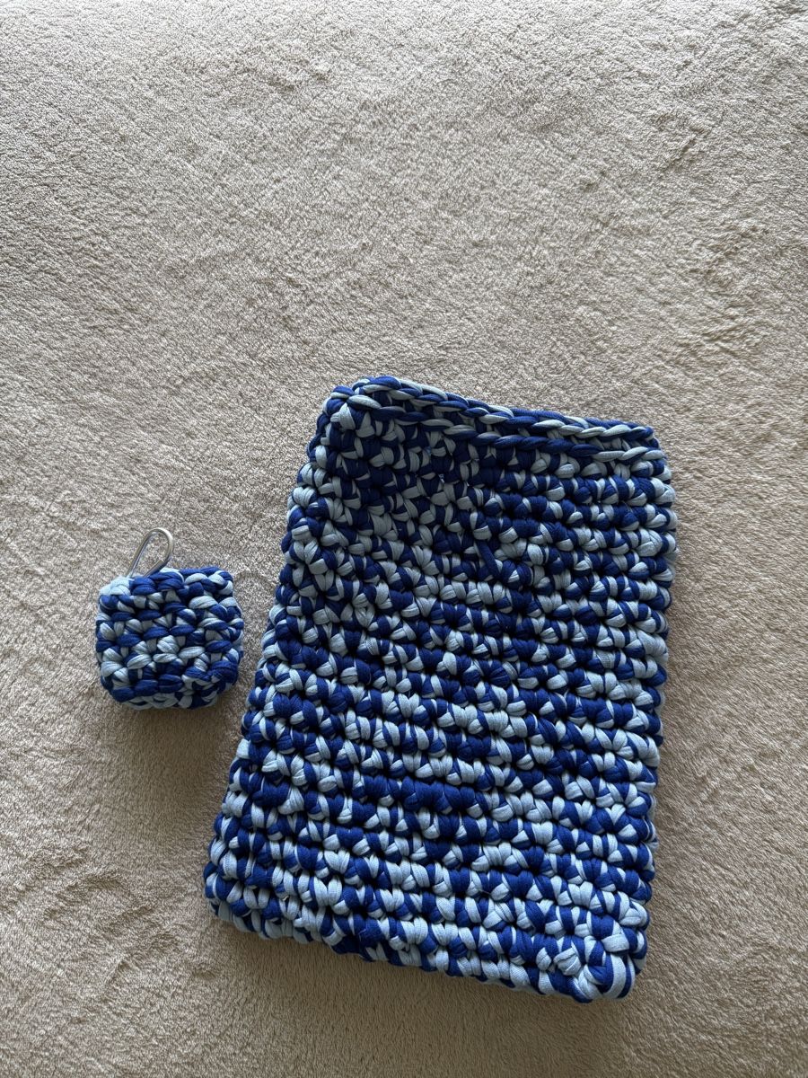 Pochette tablet en crochet (Neuf avec emballage d'origine) à Genève ...
