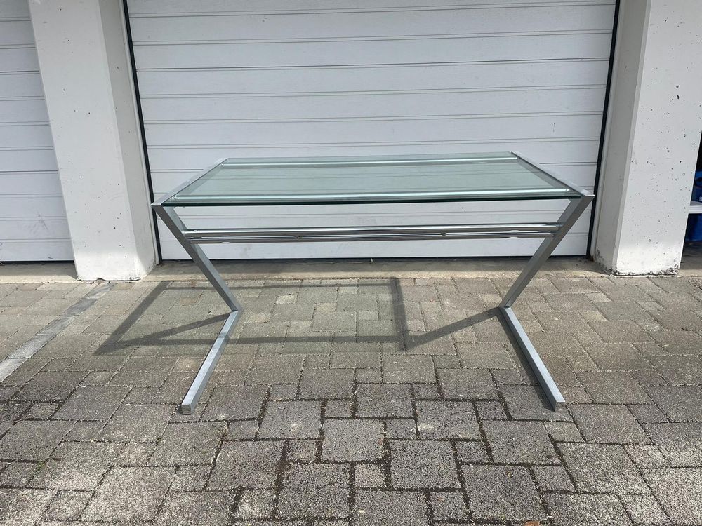 Büro Tisch aus Glas; ABHOLUNG (Gebraucht) in Brütten für CHF 1 – nur Abholung auf Ricardo kaufen