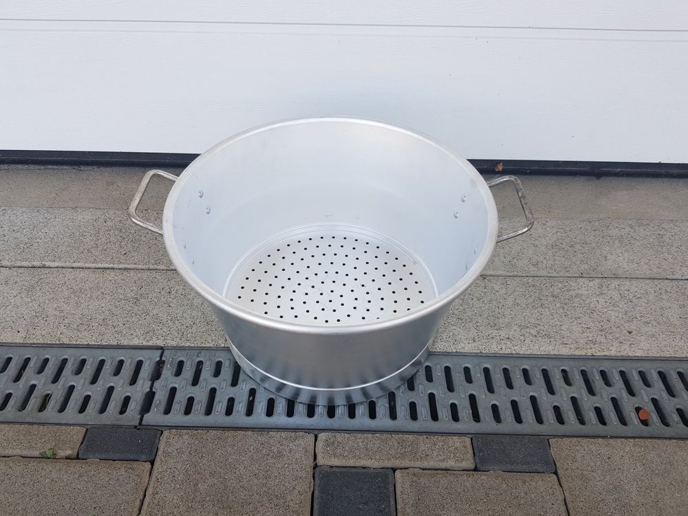 CH Armee Sieb zu Grossküchen?? NEU ( Durchmesser 40) (Gebraucht) in ...