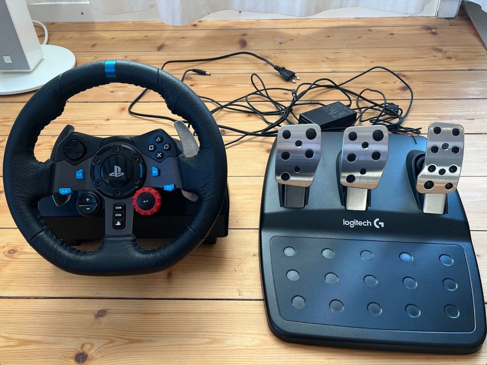 Logitech G29 Lenkrad mit Pedalen für Playstation 4/3 und PC (Gebraucht ...