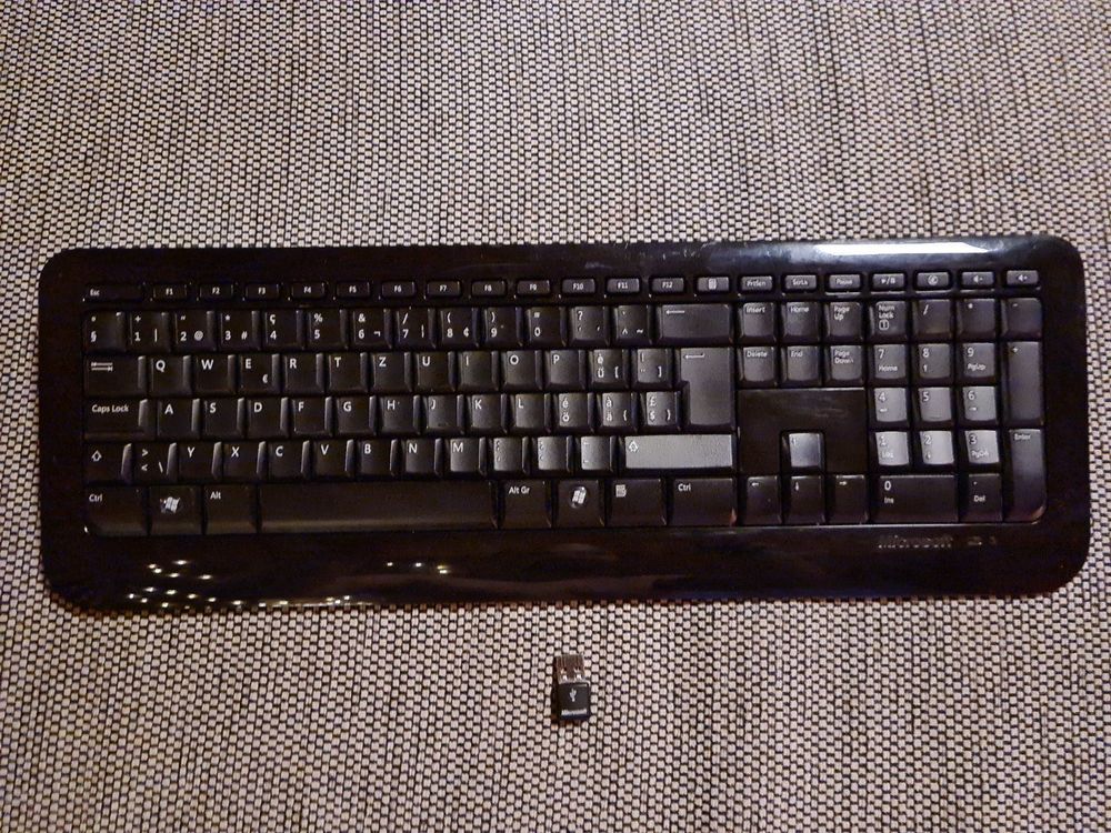 Microsoft Wireless Keyboard 800 (Gebraucht) in Dällikon für CHF 9 – mit ...