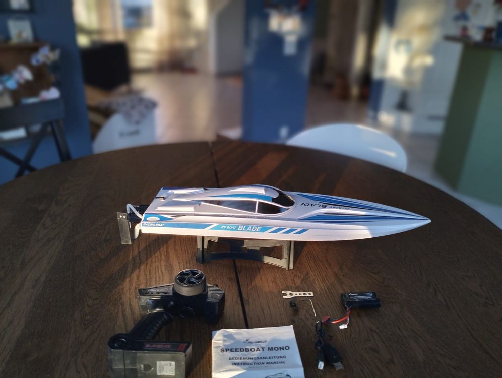 RC Speedboot AMEWI Blade Mono mit Garantie (670mm / 40km/h) (Gebraucht) in Wiesendangen für CHF ...