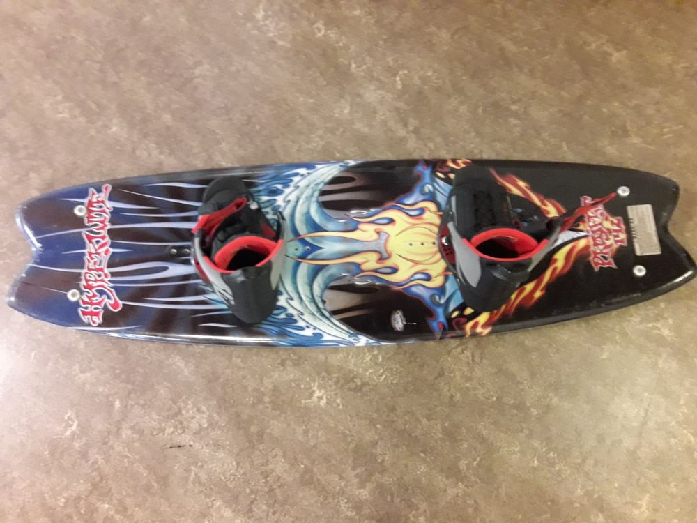 Wakeboard Hyperlite 142cm Bindung Slingshot L-XL | Kaufen auf Ricardo