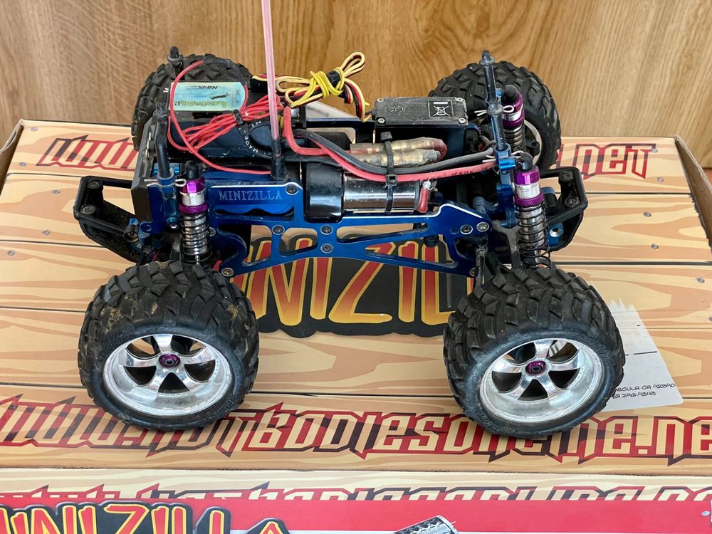 Monster Truck RC Minizilla 1/18 Hot Bodies (Gebraucht) in Yverdon-les ...