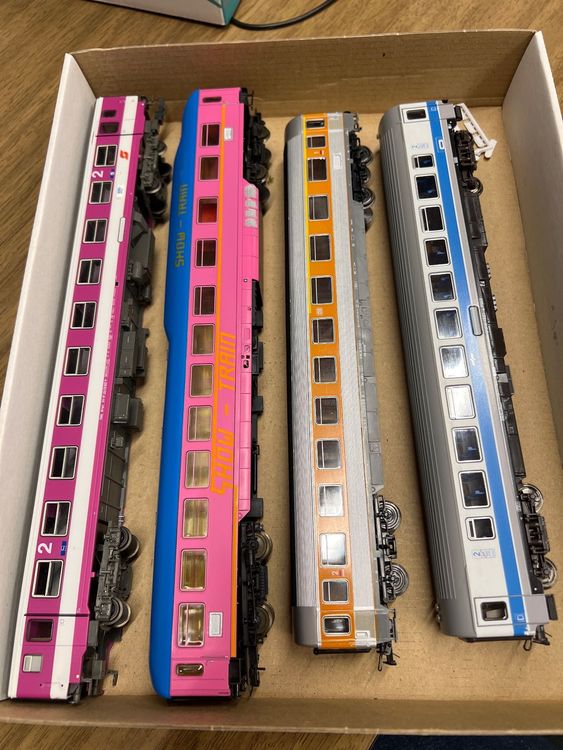 Set Personenwagen Show Rail + 3 Stück Lima (Gebraucht) in Breitenbach ...