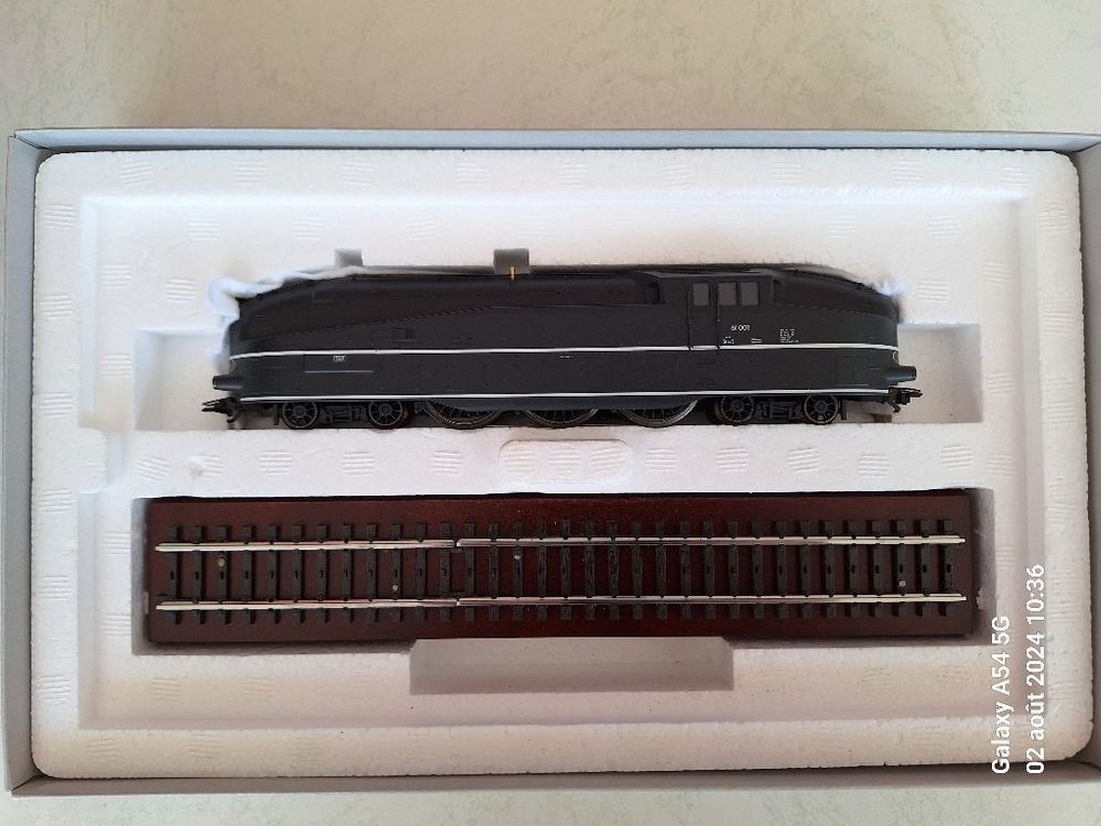 Märklin 39618 digital. Locomotive avec son et socle (Neuf avec ...