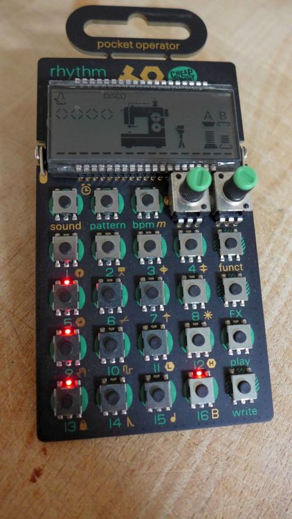 PO-12 Teenage Engineering Rhythm Synthesizer (Gebraucht) in Sargans für CHF 54 – mit Lieferung ...