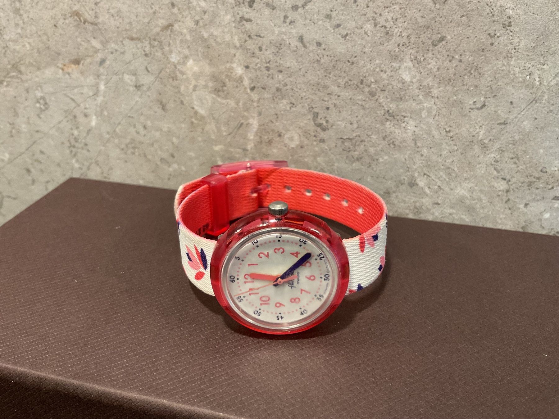 Montre Flik Flak (D'occasion) à Neuchâtel pour CHF 12 – avec livraison ...