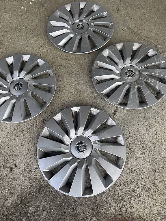 Skoda Radkappen 16" (Gebraucht) in Münchenbuchsee für CHF 80 – nur Abholung auf Ricardo kaufen