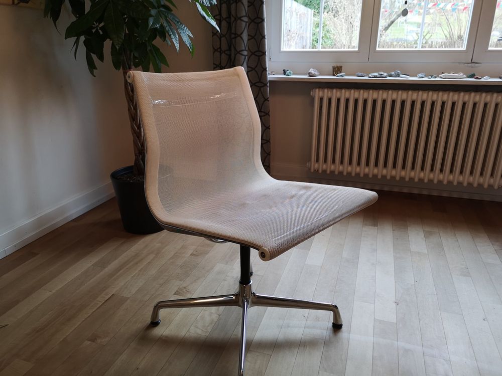 Vitra EA 105 Charles & Ray Eames Stuhl Designklassiker (Gebraucht) in Winterthur für CHF 190 ...
