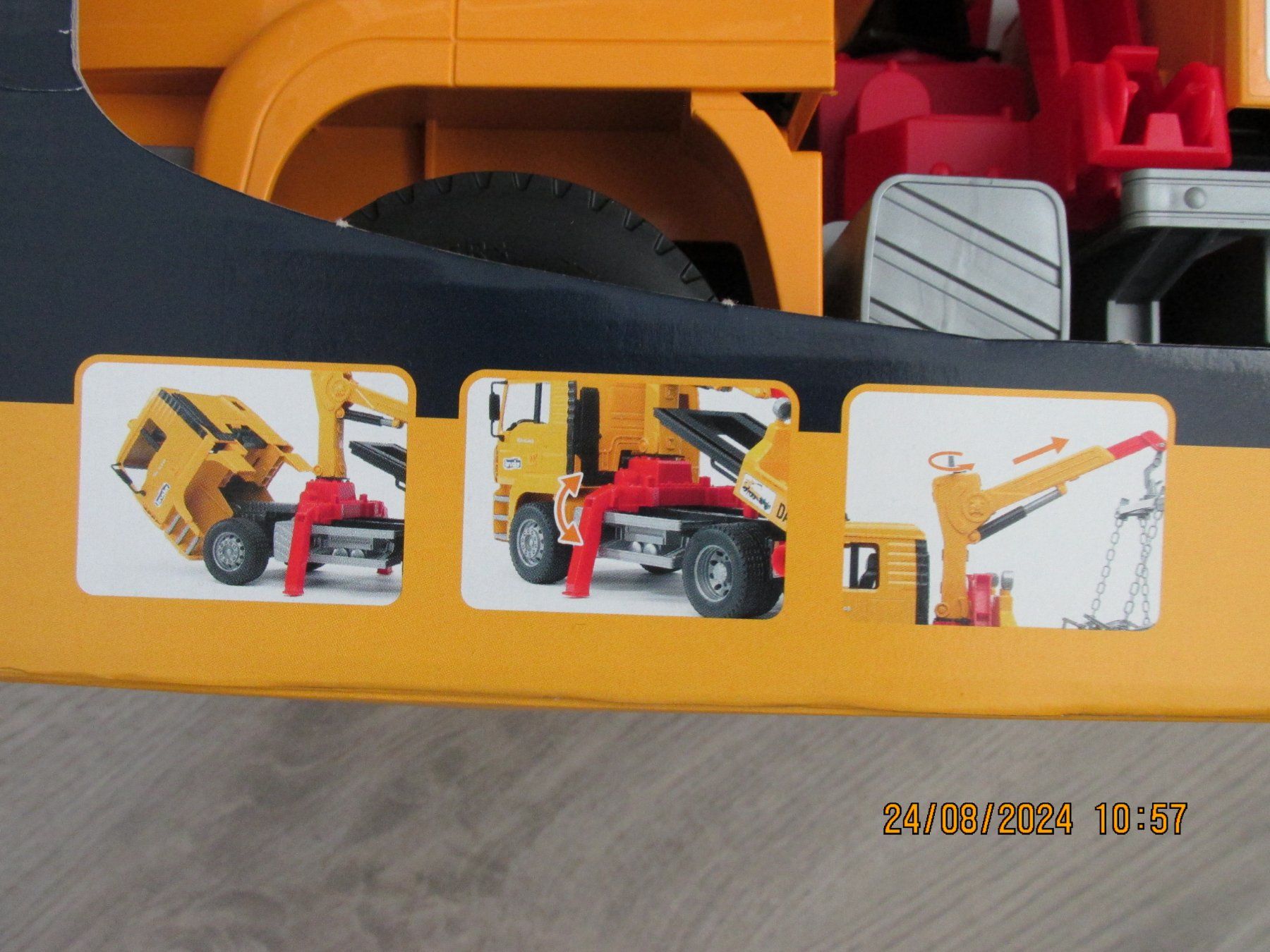 Bruder grosser Abschleppwagen MAN mit Jeep, neu (Neu (gemäss Beschreibung)) in Galgenen für CHF ...