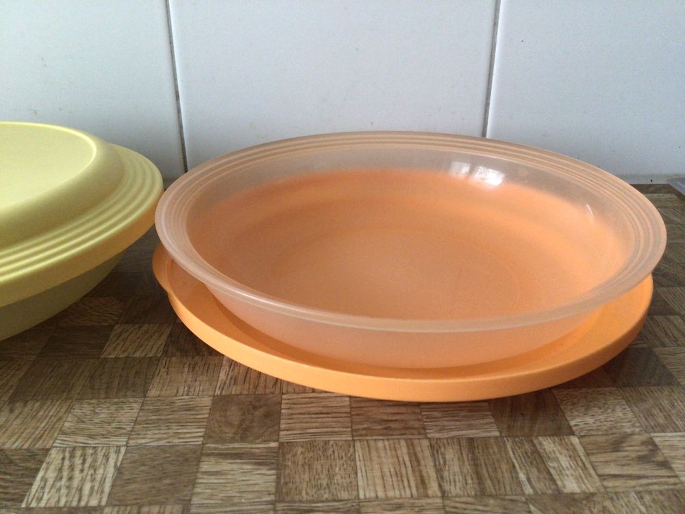 Tupperware. 2 Schüsseli , Teller mit Deckel (Gebraucht) in Birmensdorf ...
