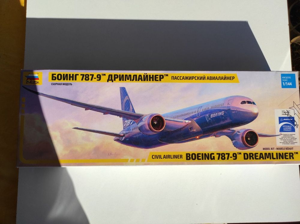 Boeing 787-9 "Dreamliner", Bausatz von Zvezda 1/144 (Neu und ...