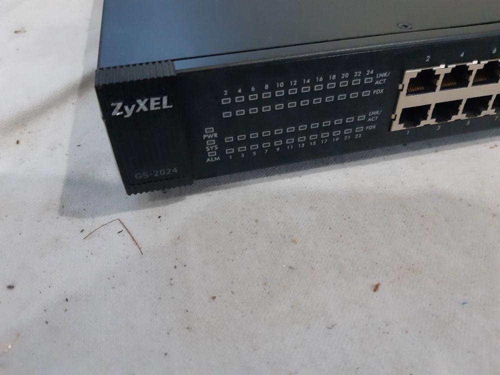 Zyxel GS-2024 Network switch (Gebraucht) in Rheinau für CHF 20 – mit ...