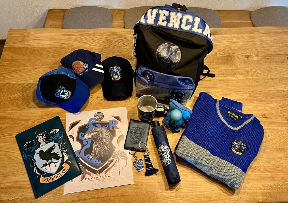 Kostüm Hogwarts/Harry Potter RAVENCLAW Merch-Set (Gebraucht) in Bern ...