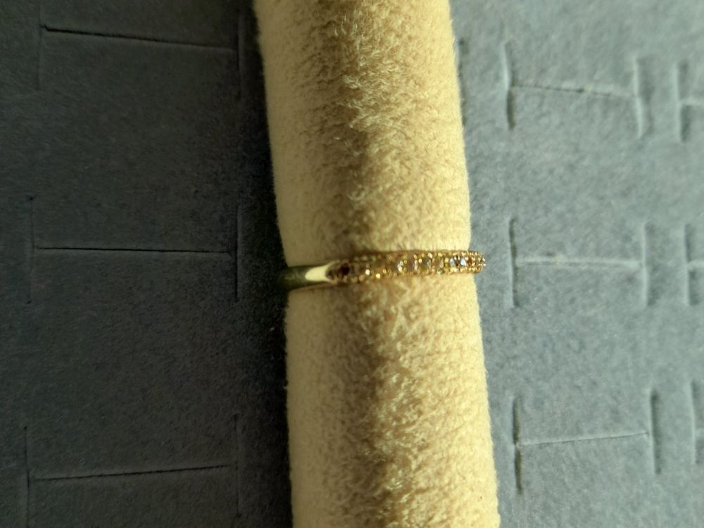 MAGNIFIQUE BAGUE OR JAUNE PAVEE DE SAPHIR JAUNES, par moitié (Neuf ...