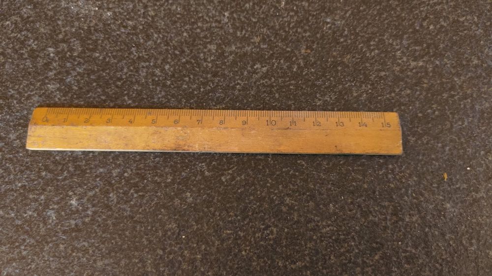 Schöne alter kleiner Lineal aus Holz ab 1.- (Gebraucht) in Dörflingen ...
