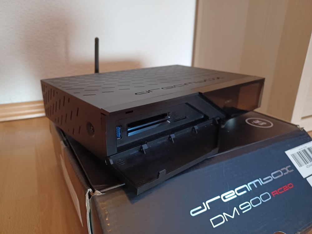 Dreambox DM900 RC20 UHD 4K + wifi + SSD 500 GB. (Gebraucht) in Cudrefin ...