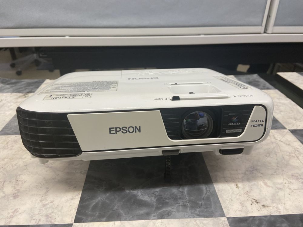 EPSON LCD Projector Model: H722B defekt (Defekt) in Oberengstringen für ...
