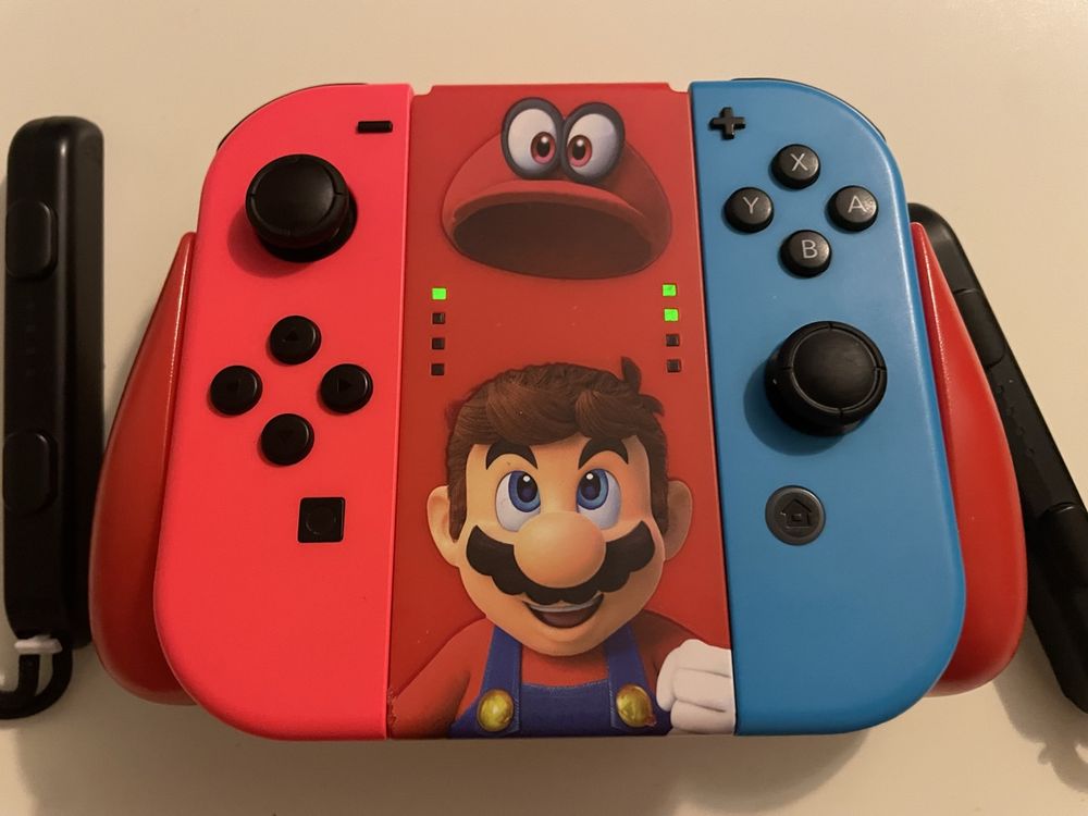 Nintendo Switch Joy-Cons mit Mario Power A Griff Joy Con (Gebraucht) in ...