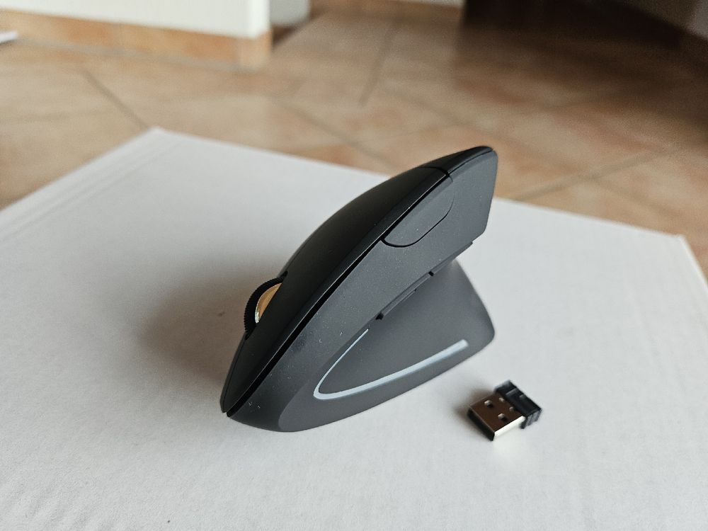 Vertikale ergonomische Wireless Computermaus von Trust (Gebraucht) in ...