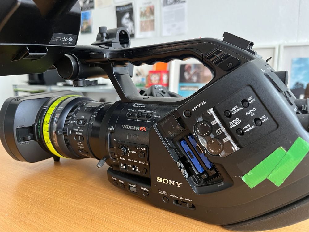 Sony PMW-EX3 Camcorder mit vier SxS PRO-Speicherkarten | Kaufen auf Ricardo
