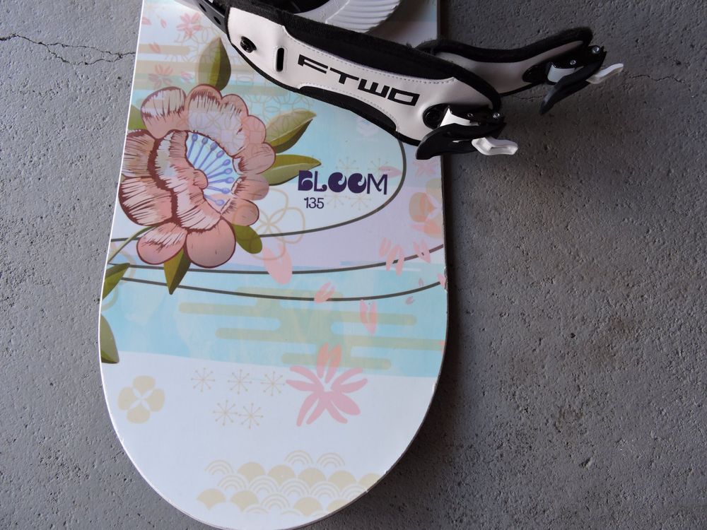 Snowboard FTWO Bloom 135 | Kaufen auf Ricardo