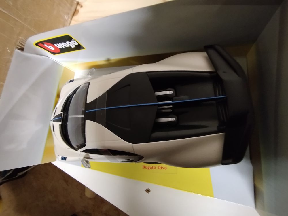 Bugatti Divo Burago 1/18 - voiture migniature (Neuf avec emballage d ...