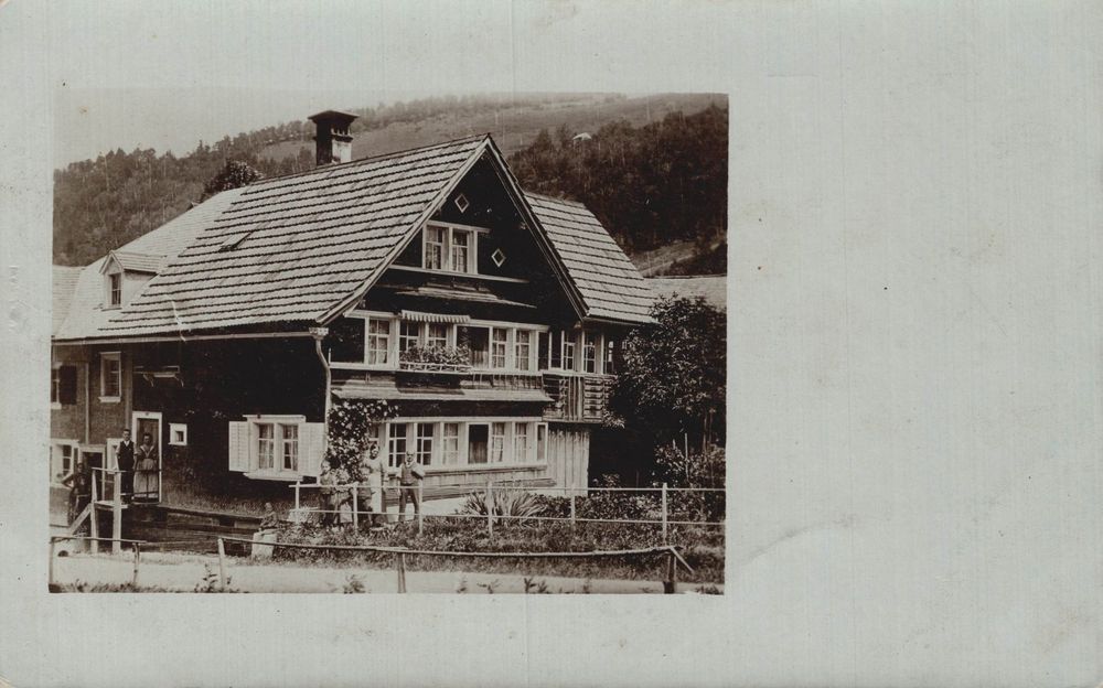 Toggenburgerhaus mit Besitzerfamilie (Gebraucht) in Bronschhofen für CHF 15 – mit Lieferung auf ...