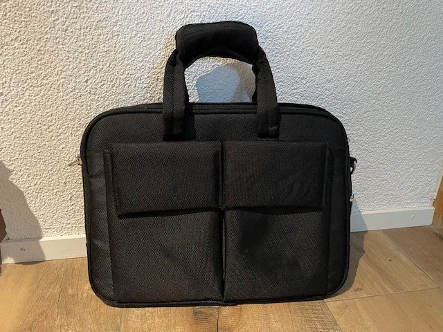 PC Tasche Stoff ca. 38cm breit (Gebraucht) in Uhwiesen für CHF 15 – nur ...