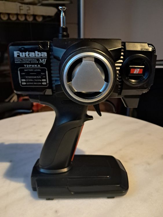 FUTABA T2PHKA FERNSTEUERUNG MIT EMPFÄNGER/ AM 27MHZ (Gebraucht) in ...