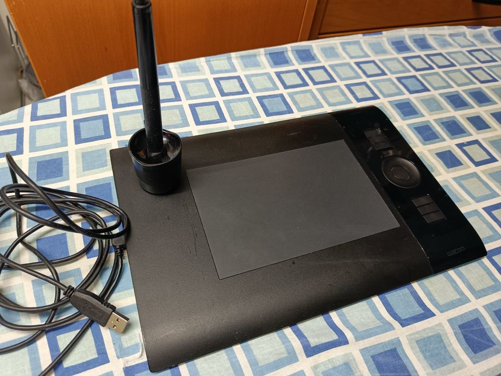 wacom intuos 4 Grafiktablett (PTK-440) (Gebraucht) in Hettiswil für CHF ...
