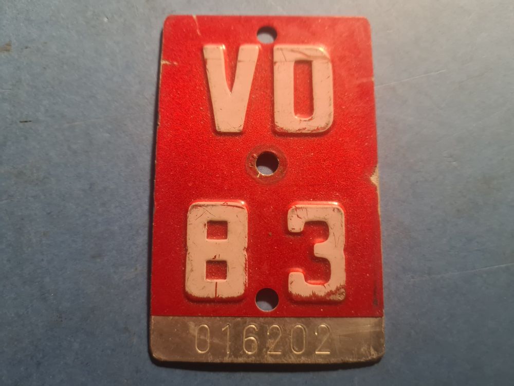 PLAQUE VELO VD 83 VINTAGE (D'occasion) à Bellevue pour CHF 3 – avec ...