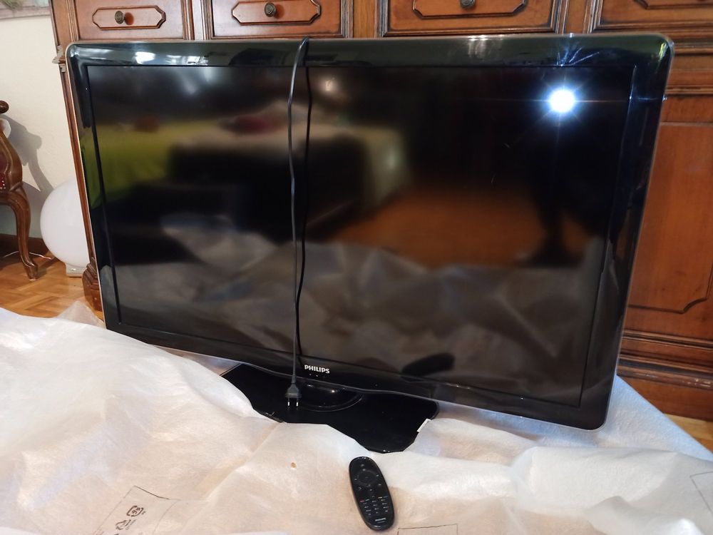 TV Philips 46” (Gebraucht) in Hinwil für CHF 100 – nur Abholung auf ...