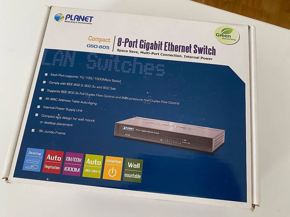 Planet 8 port gigabit ethernet switch - GSD-805. Neuf. (Neu und ...