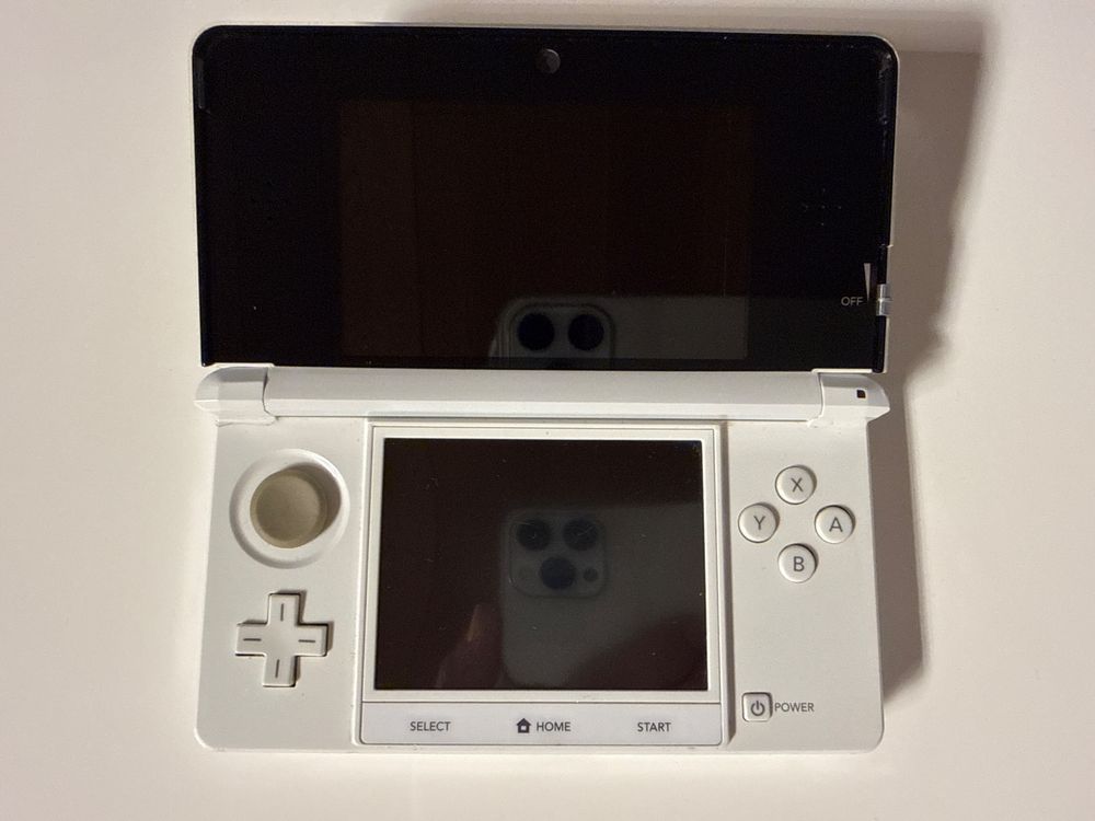 Nintendo 3DS Konsole in Weiss mit Pokémon Ultra Mond (Gebraucht) in ...