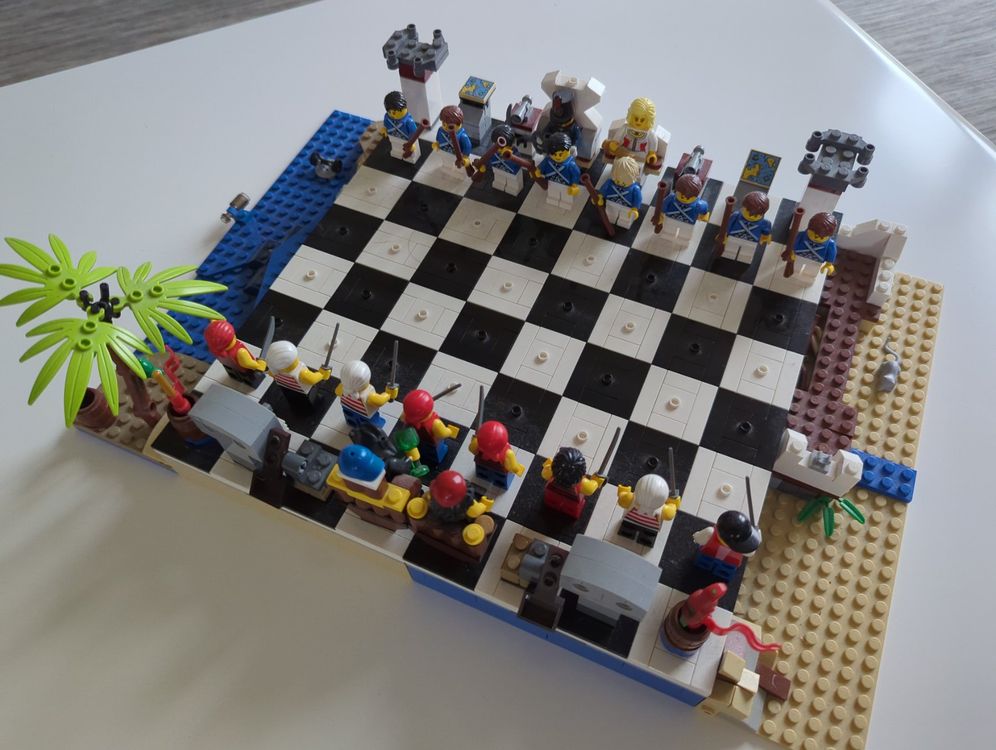 40158 LEGO Pirates Chess Set (Gebraucht) in Nassenwil für CHF 80 – mit ...